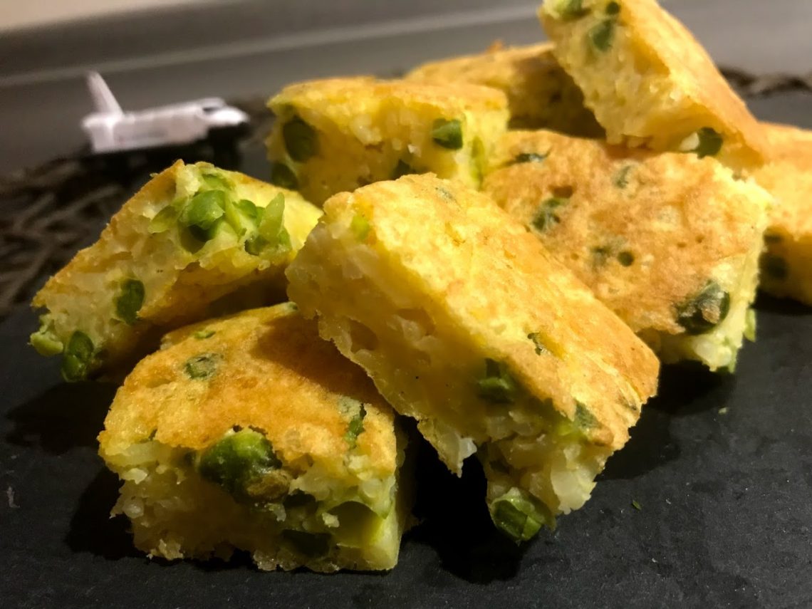 Knusprige Reis Snacks mit Erbsen - YUMYUMS